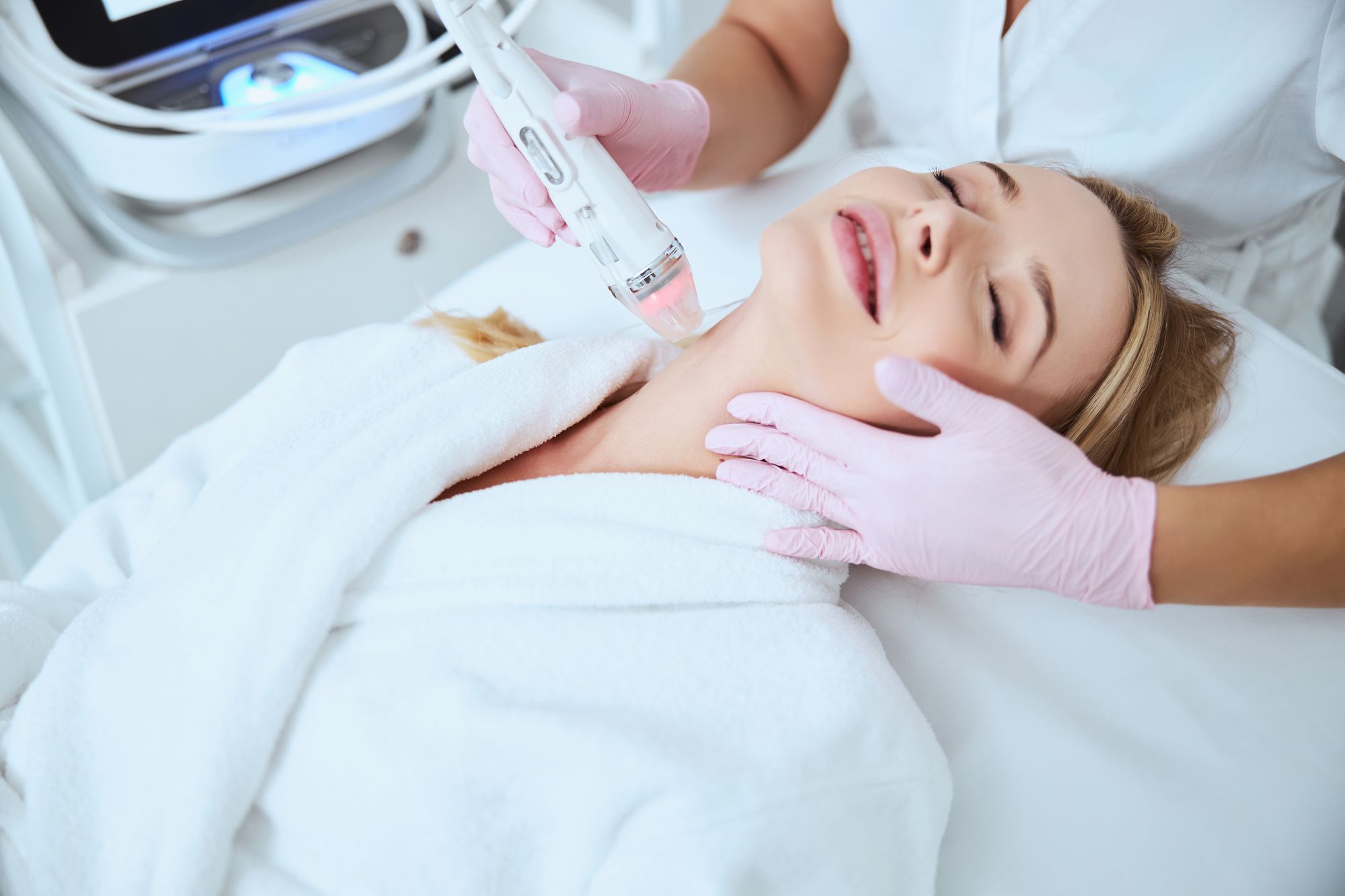 Clinical Aesthetics - ÉCLAT Skin Confidence Spa